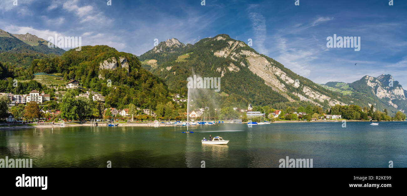Baie de weesen au walensee avec fontaine Banque de photographies et d ...