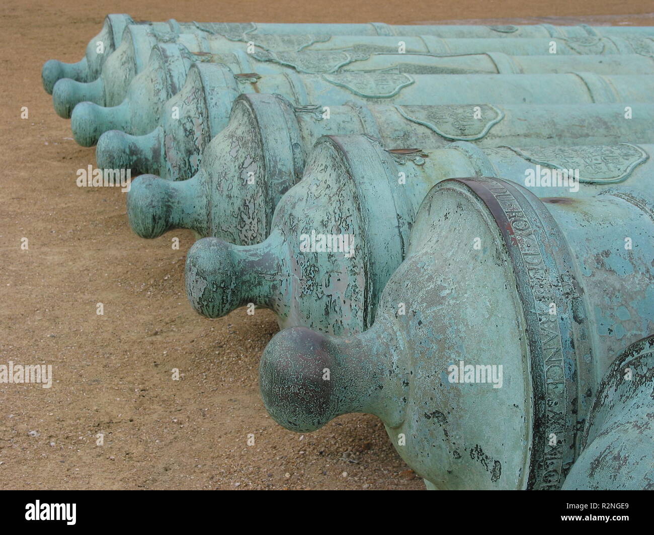 Paris guns Banque de photographies et d’images à haute résolution - Alamy