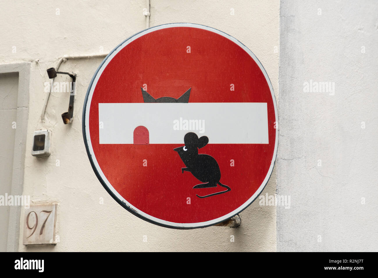 Street art by clet abraham Banque de photographies et d’images à haute ...