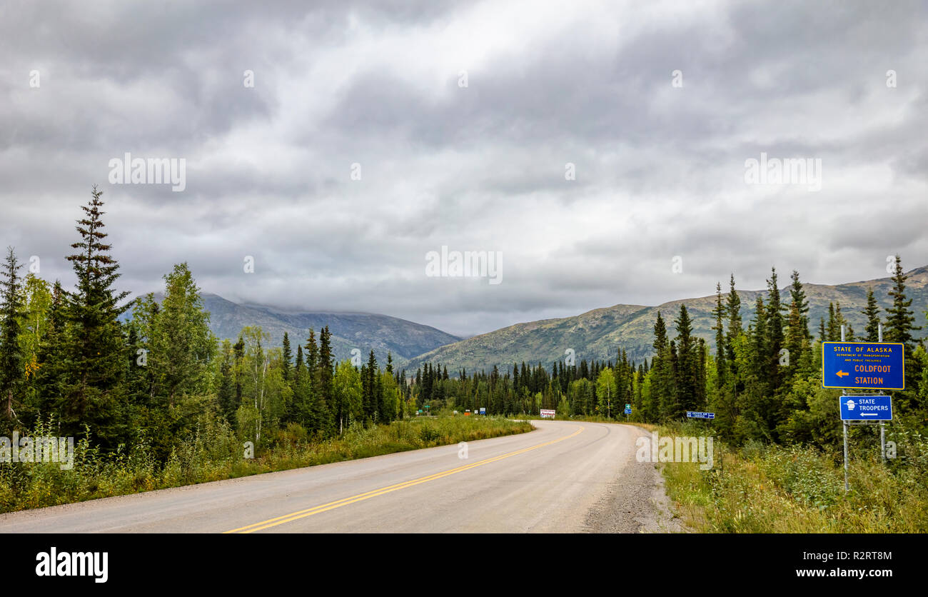 Dalton highway sign alaska Banque de photographies et d’images à haute ...