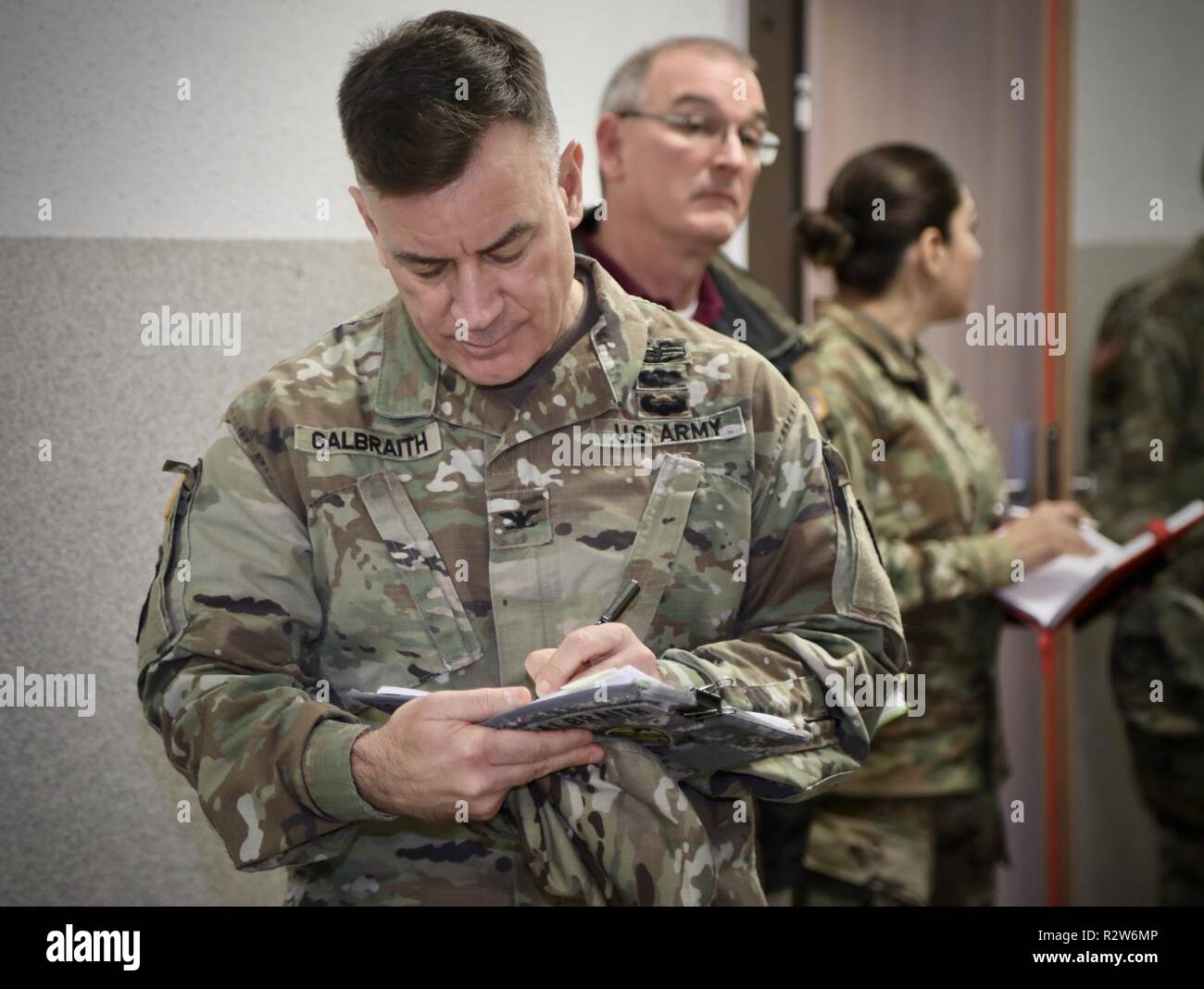 Le colonel de l'Armée américaine William Galbraith, commandant adjoint ...