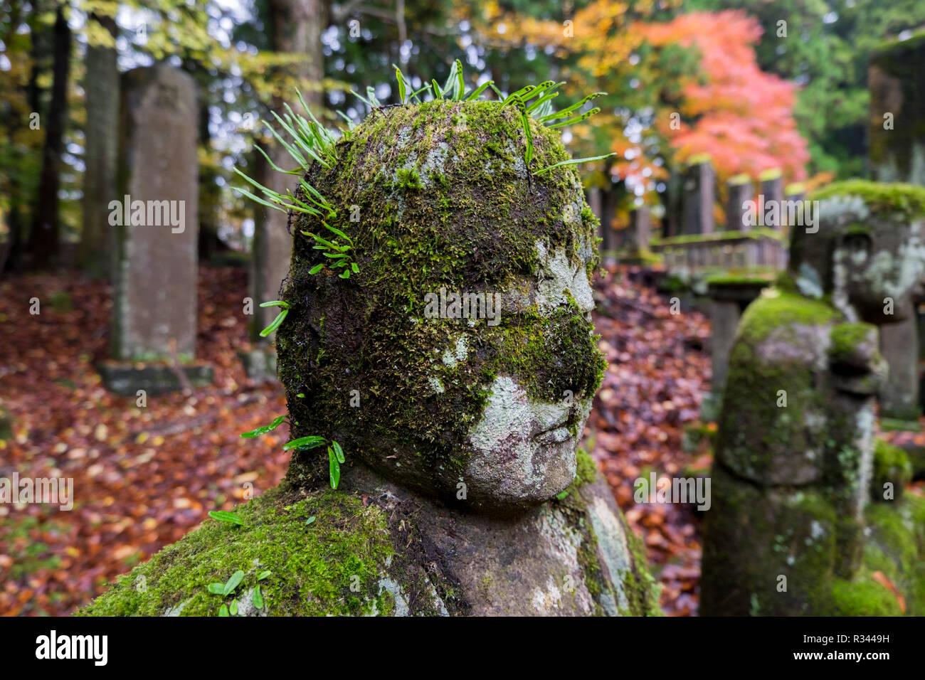 Tobiishi hachiman shrine Banque de photographies et d’images à haute ...