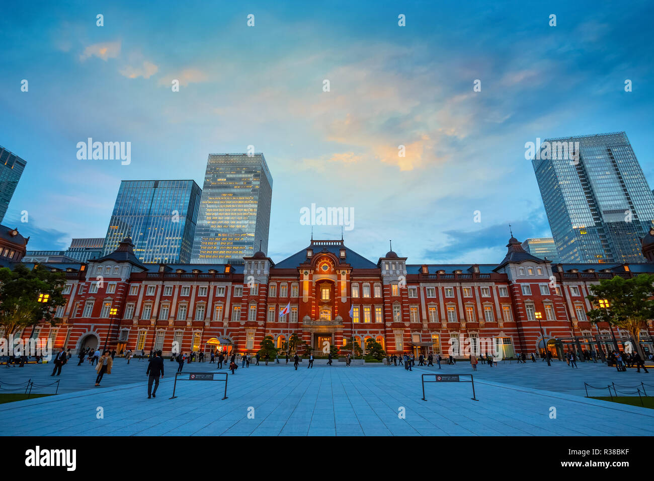 La gare de Tokyo à Tokyo, Japon, Tokyo, Japon - 27 Avril 2018 : La gare ...