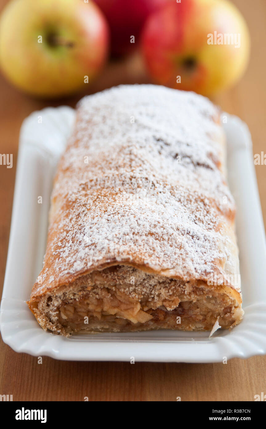 Strudel aux pommes allemand Photo Stock - Alamy