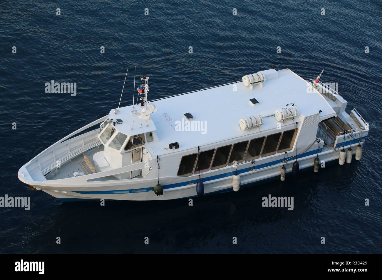 Petit port de ferry Banque de photographies et d’images à haute ...