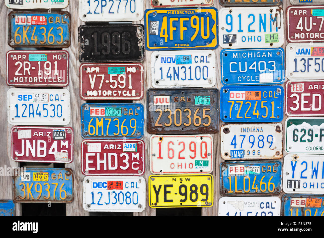 Plaques d'immatriculation automobile Banque de photographies et d’images à haute résolution - Alamy