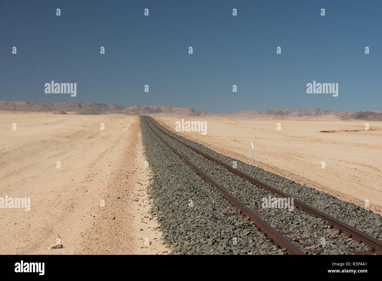 Lignes de chemin de fer en fer Banque de photographies et d’images à ...