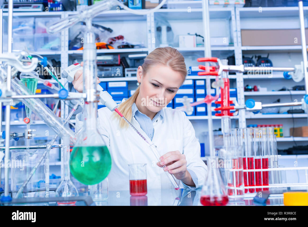 Expérience chimique Banque de photographies et d’images à haute ...