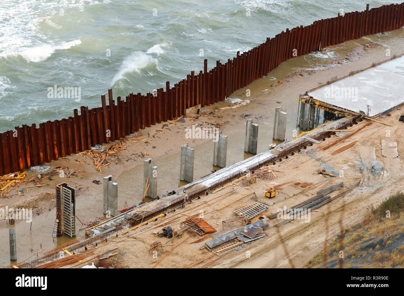 Construction d'une structure de protection en mer, la construction d ...