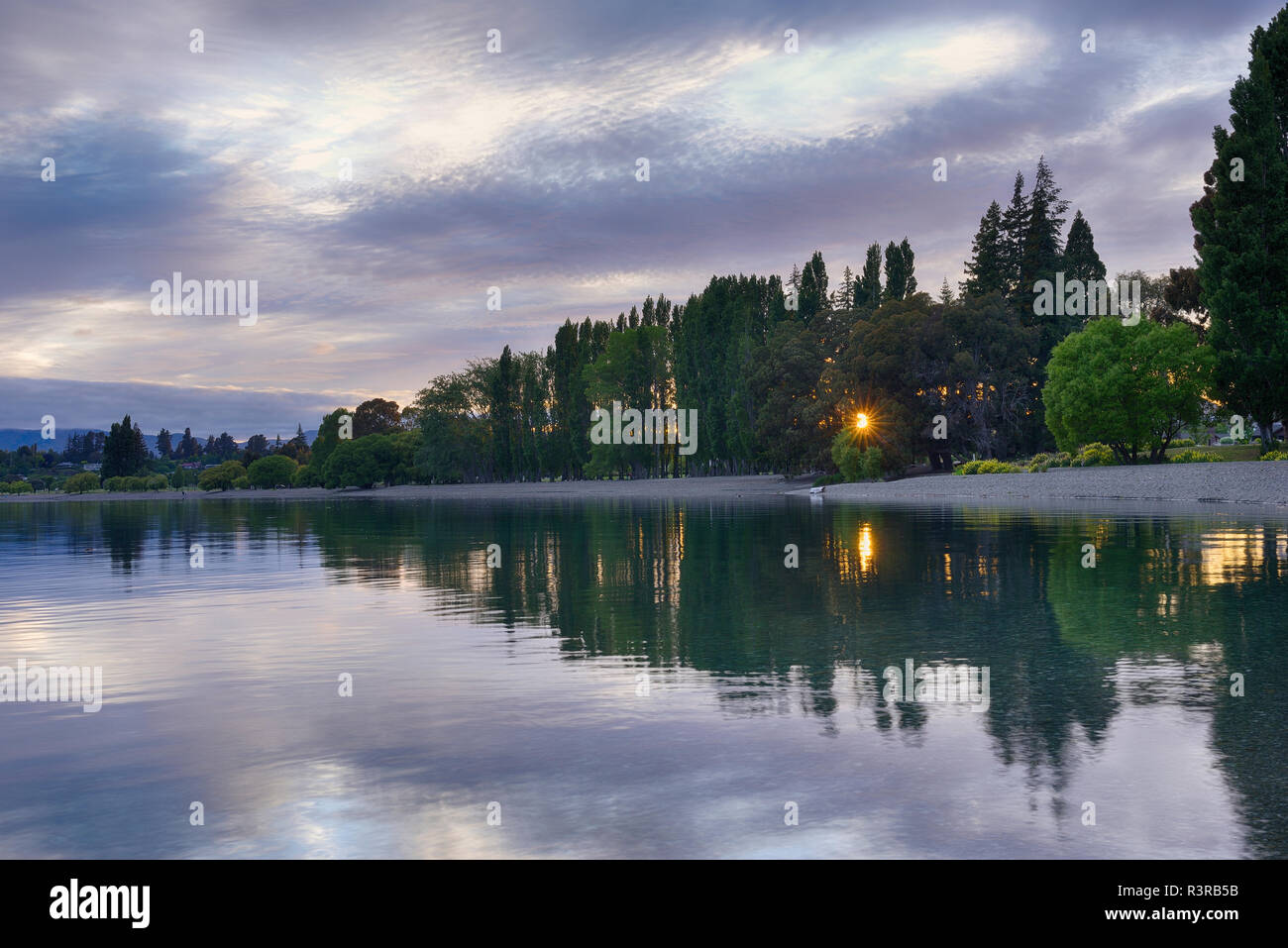 Plage du lac wanaka Banque d'image et photos - Alamy