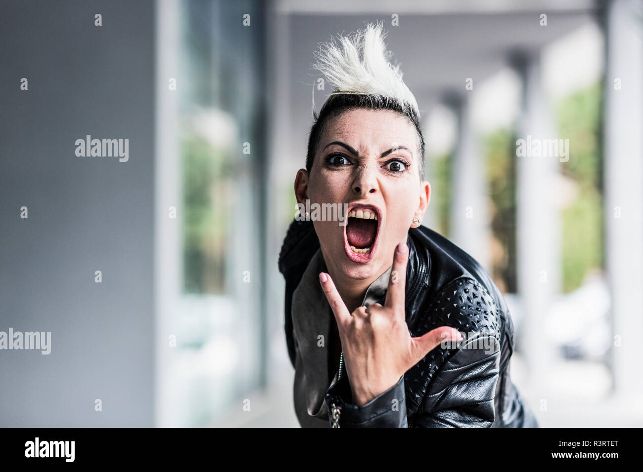 Punk femme Banque de photographies et d’images à haute résolution - Alamy