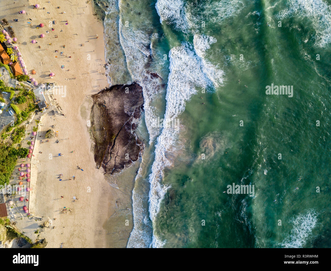 L'INDONÉSIE, Bali, vue aérienne de la plage Dreamland Photo Stock - Alamy