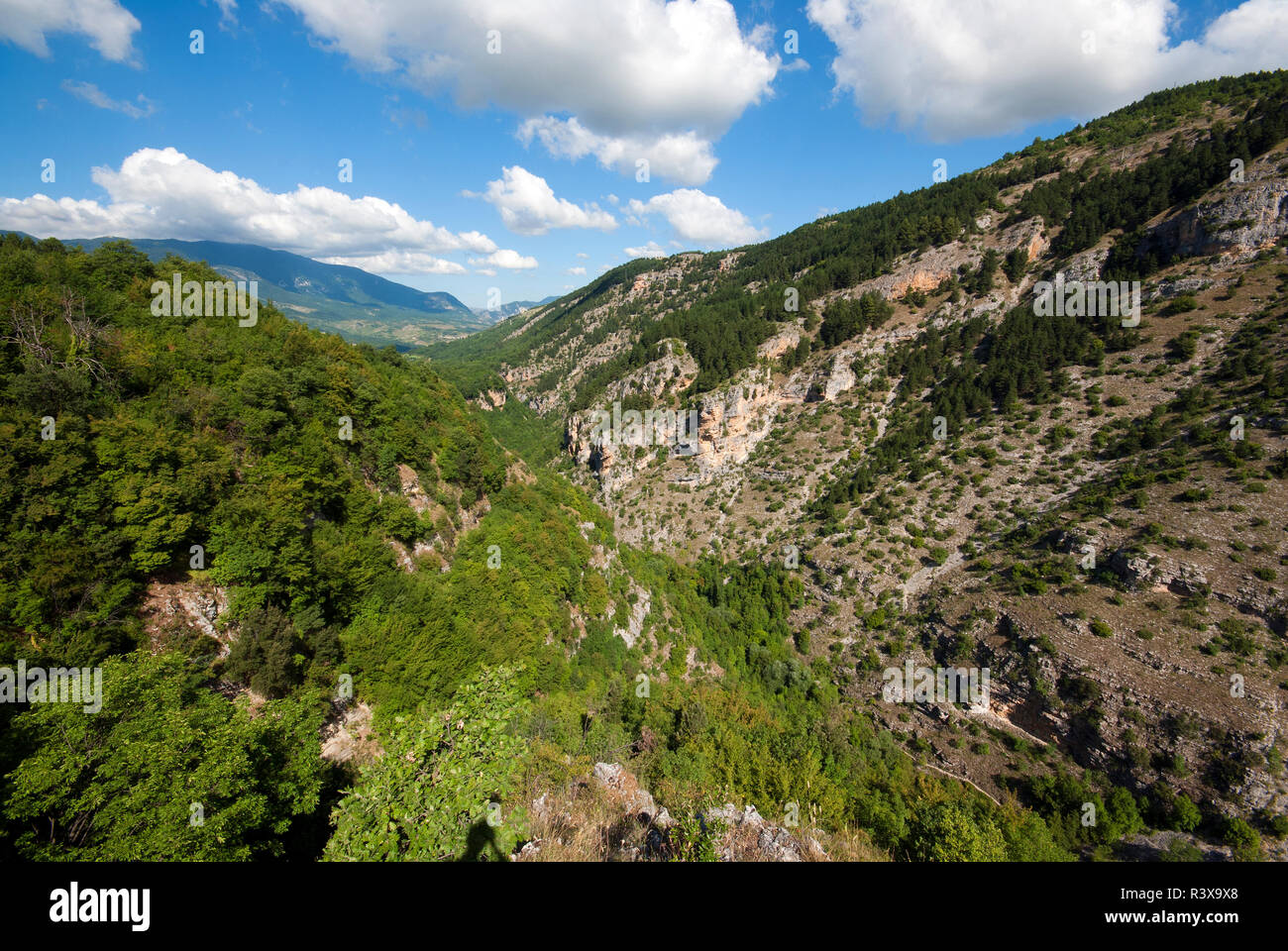Les montagnes du parc national de majella Banque de photographies et d ...