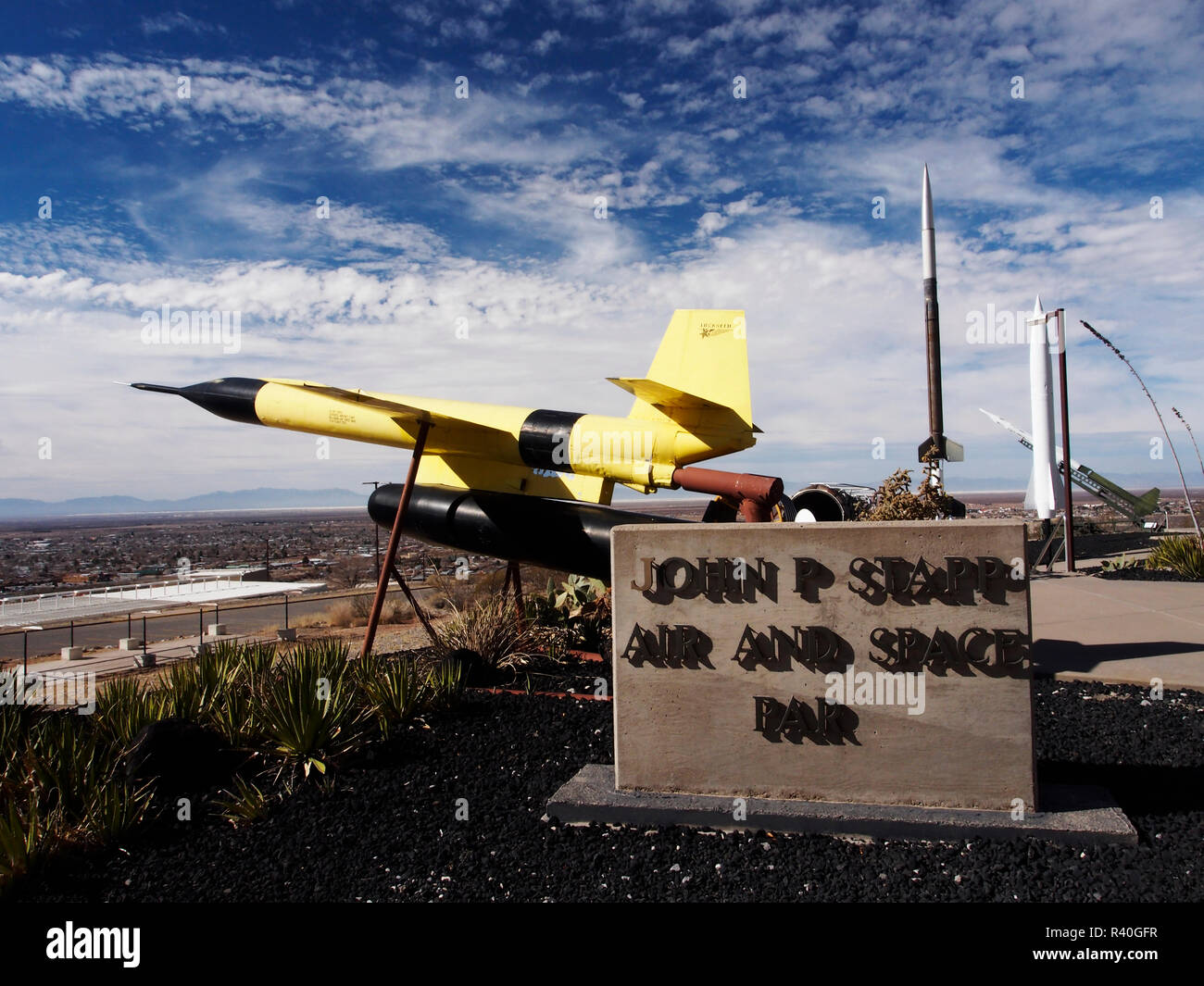 John p stapp Banque de photographies et d’images à haute résolution - Alamy