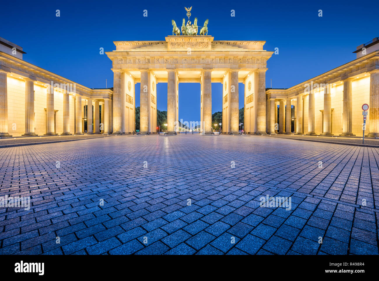 Vue panoramique du célèbre Brandenburger Tor (Porte de Brandebourg), l ...