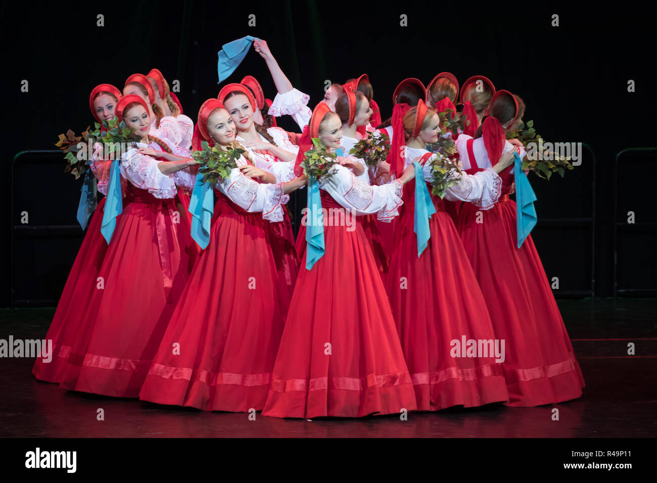 Russian folk dance Banque de photographies et d’images à haute ...