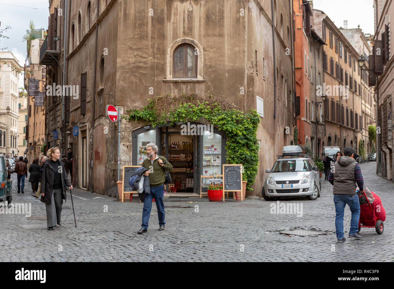 Les rues de la ville de rome Banque de photographies et d’images à ...