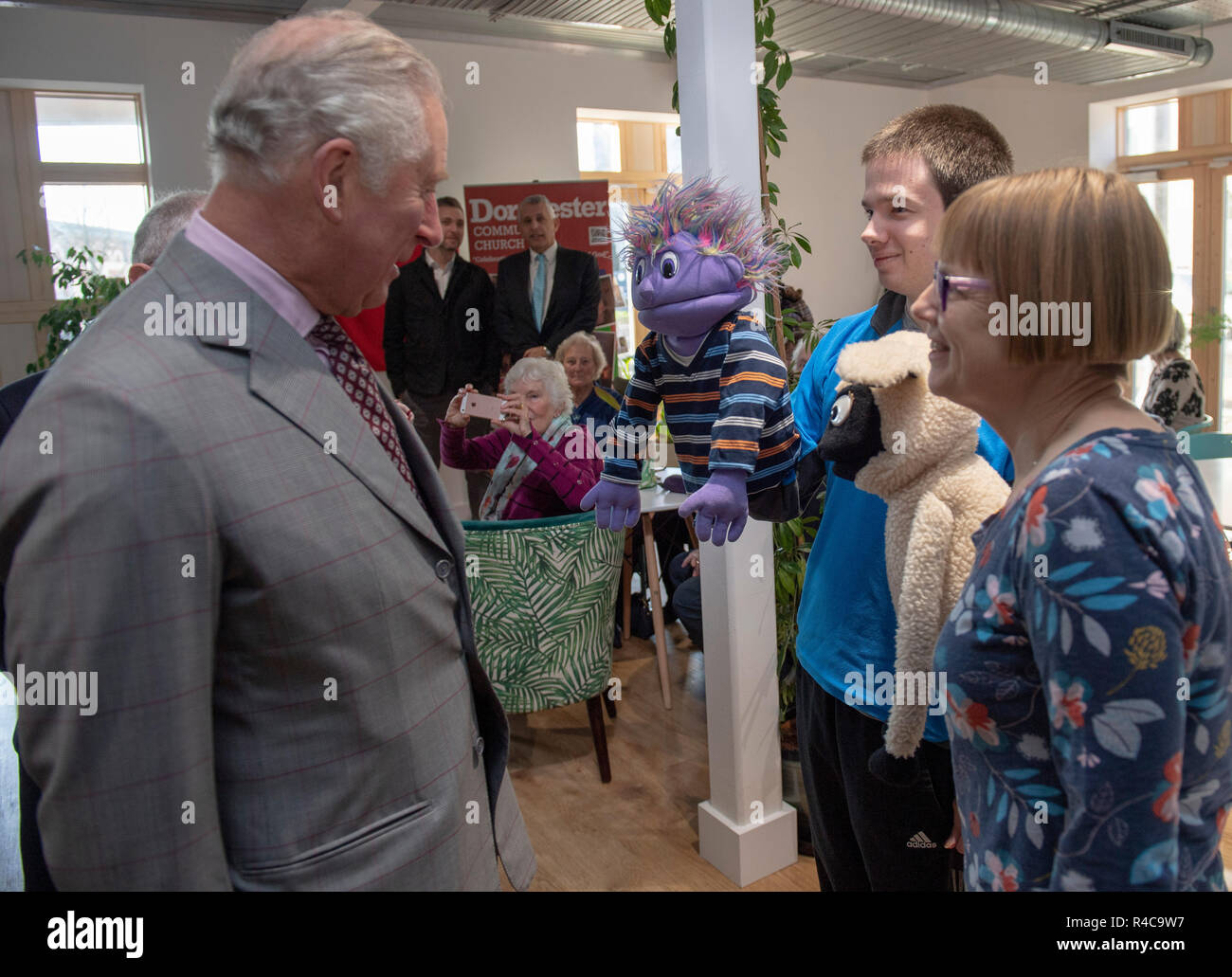 Le Prince de Galles répond aux marionnettistes Adam et Sharon Pinder ...