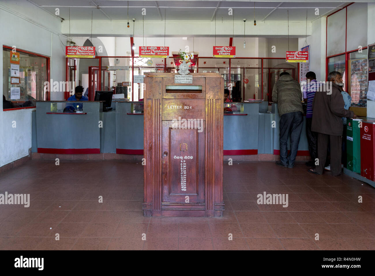 Sri lanka post box Banque de photographies et d’images à haute ...
