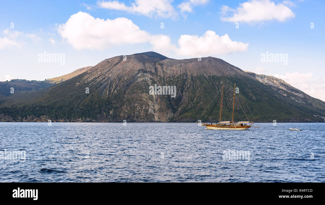 Vulcano aeolian Banque de photographies et d’images à haute résolution ...