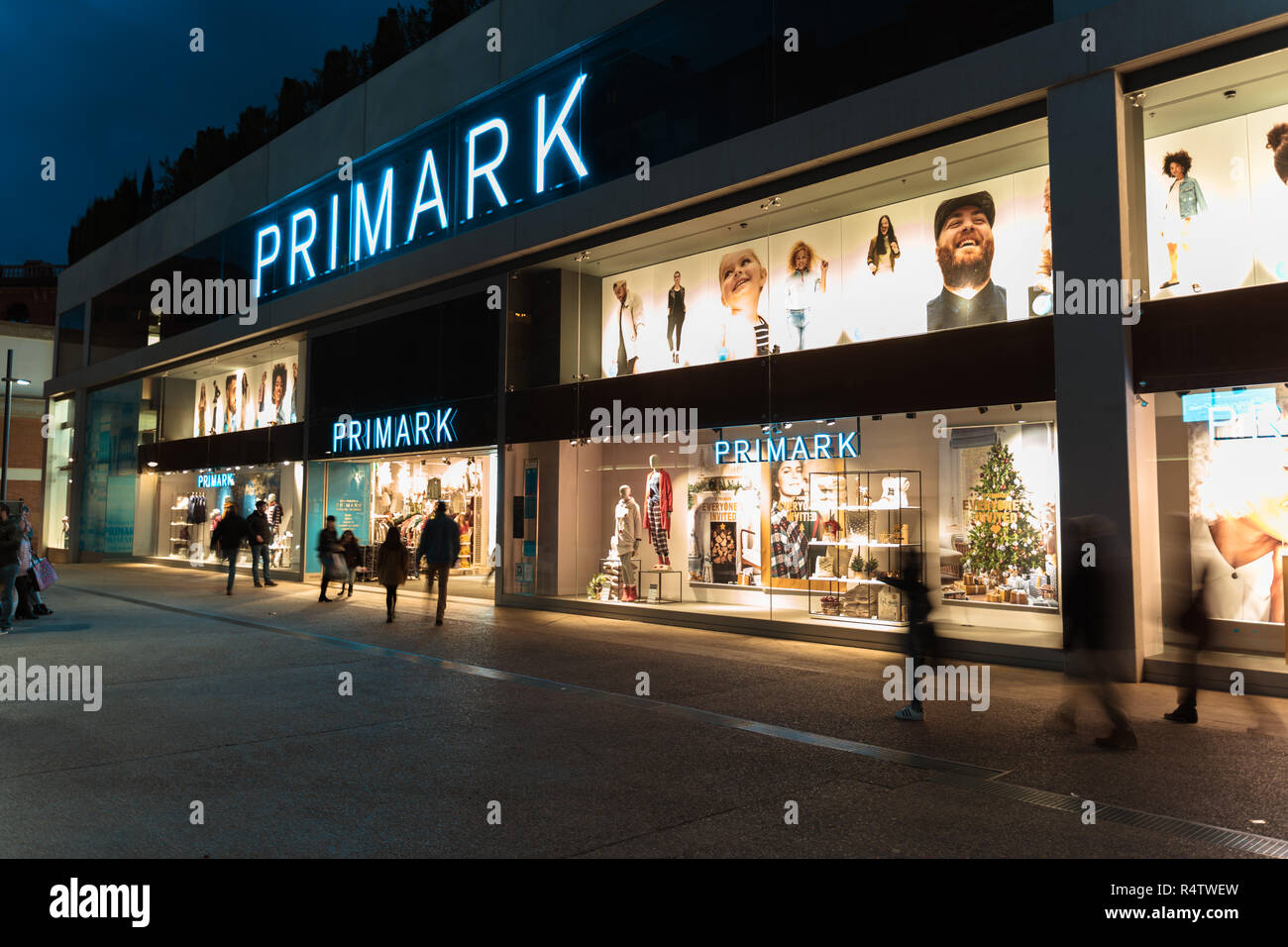 Primark store spain Banque de photographies et d’images à haute ...