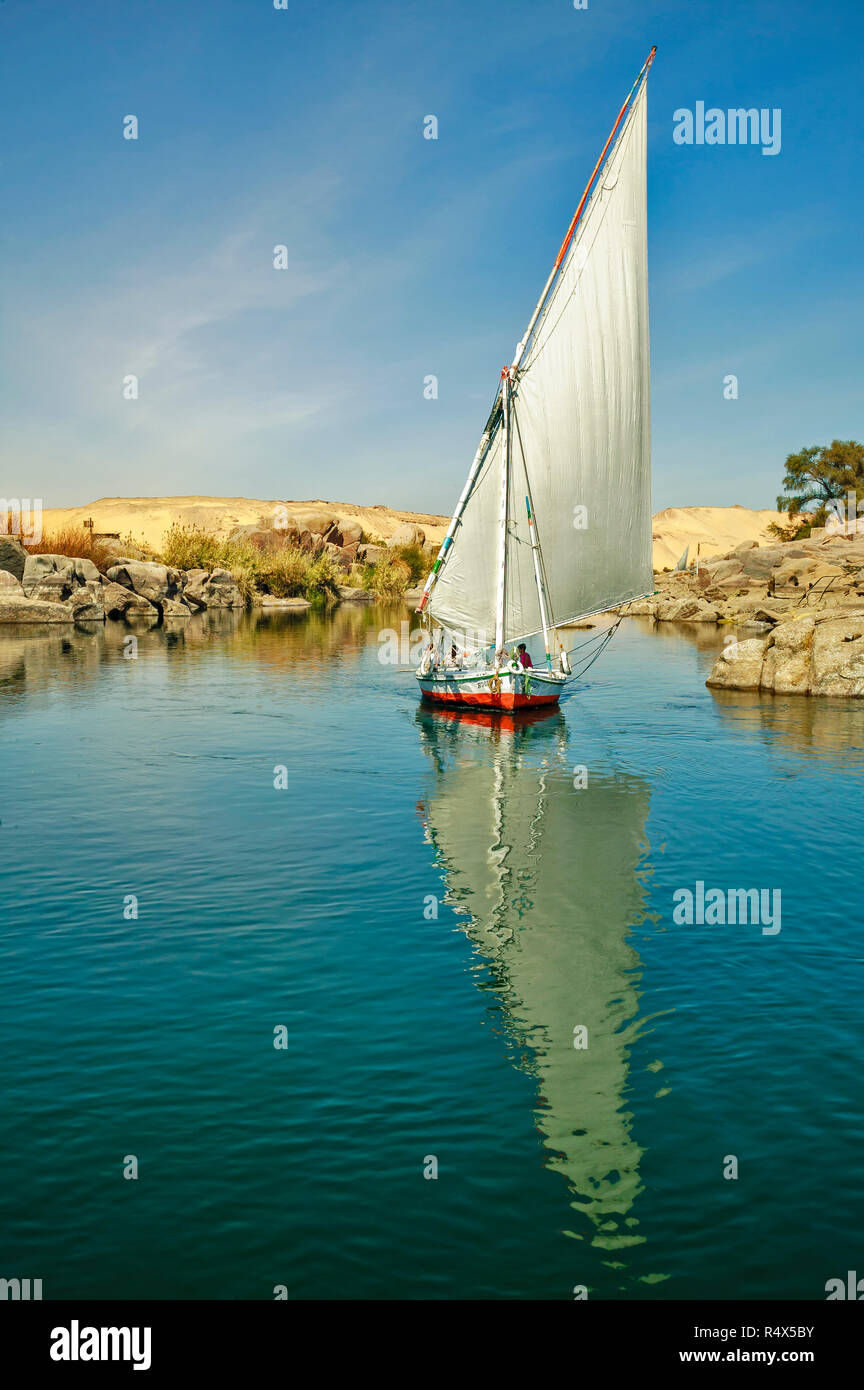 Ancient egyptian sailing boat Banque de photographies et d’images à haute résolution - Alamy