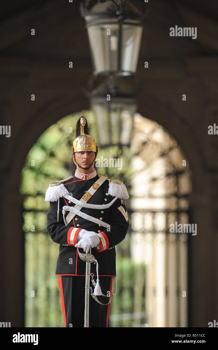 Membre du Reggimento Corazzieri (Régiment de cuirassiers") partie d ...