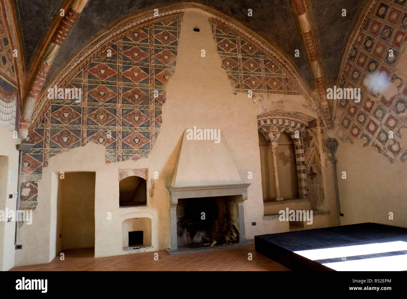 L'Italie, Lombardie, Cassano Adda - château construit au Moyen Âge ...