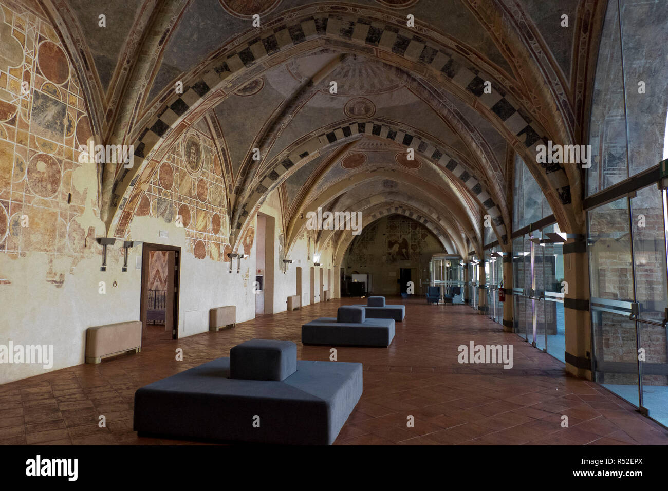 L'Italie, Lombardie, Cassano Adda - château construit au Moyen Âge ...