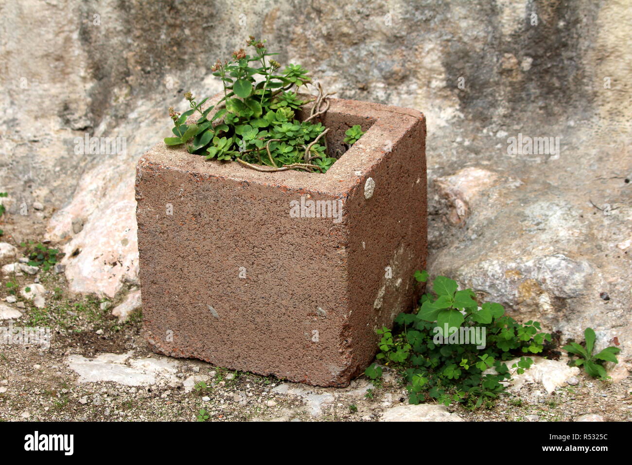 Concrete cube Banque de photographies et d’images à haute résolution ...