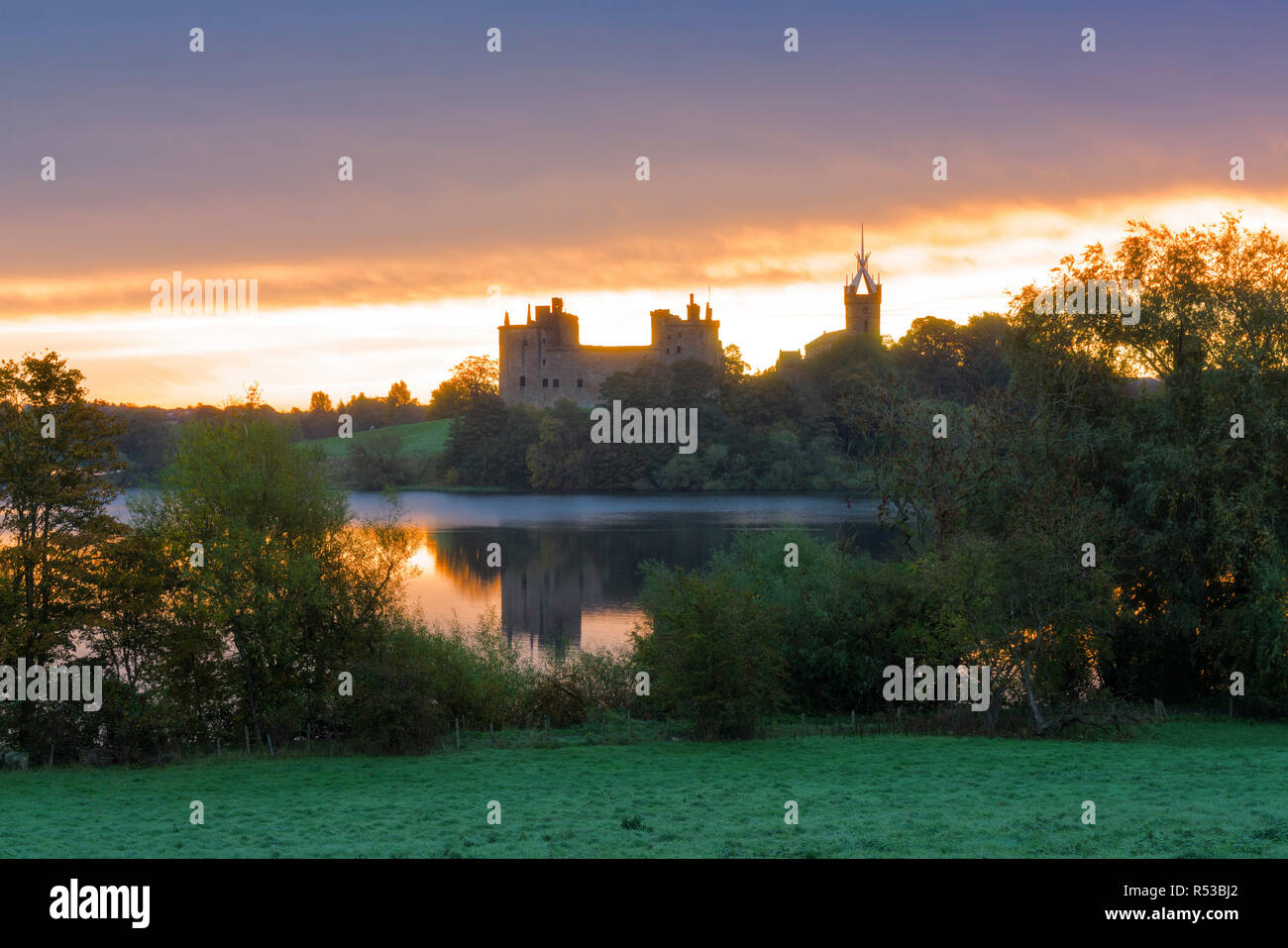 Linlithgow loch Banque de photographies et d’images à haute résolution ...
