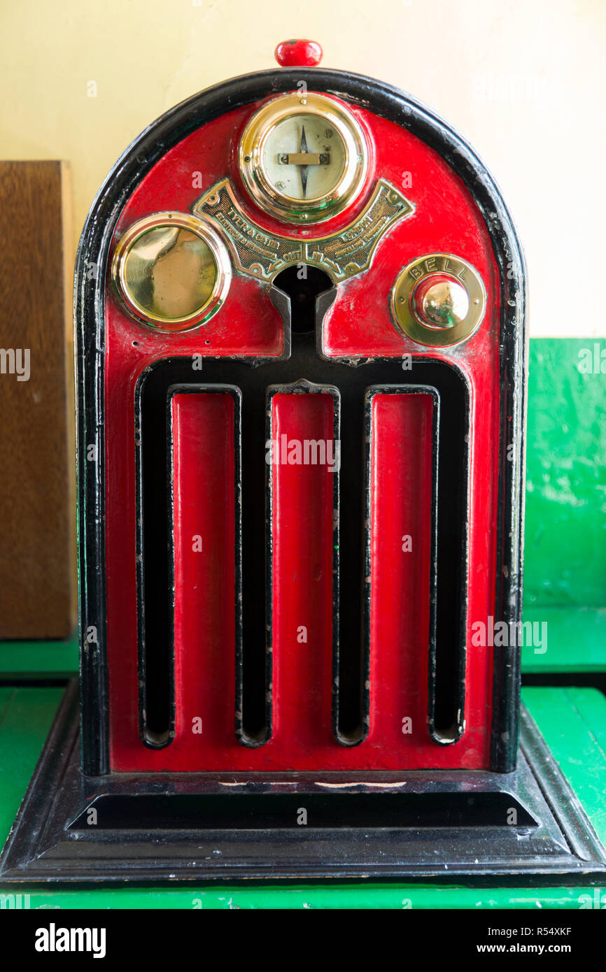 Tyer's Electric Train Key-Token Instrument ; machine pour 'parler ...