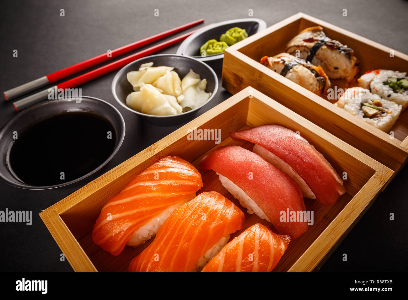 Types de sushi Banque de photographies et d’images à haute résolution ...