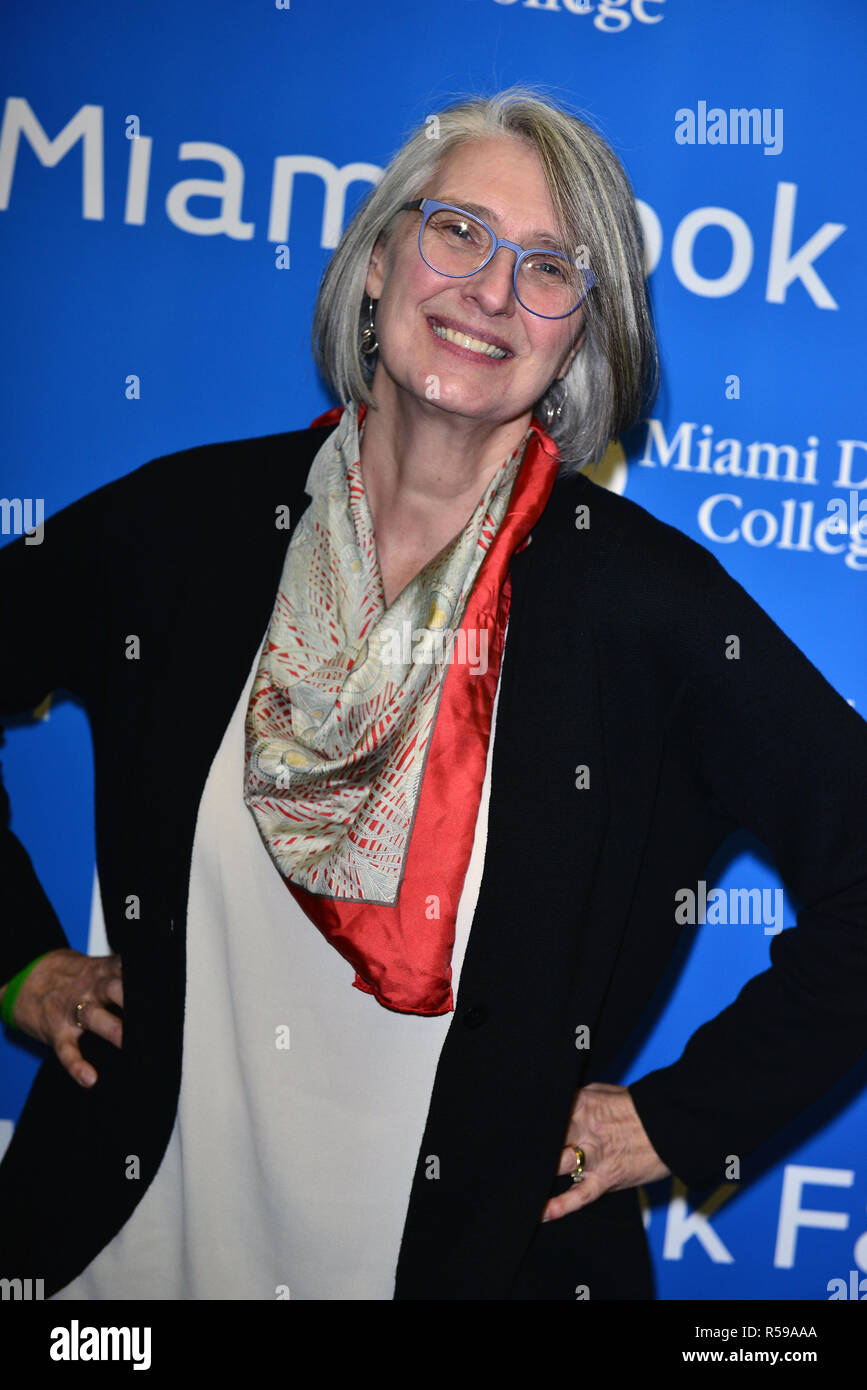 Louise penny Banque de photographies et d’images à haute résolution - Alamy