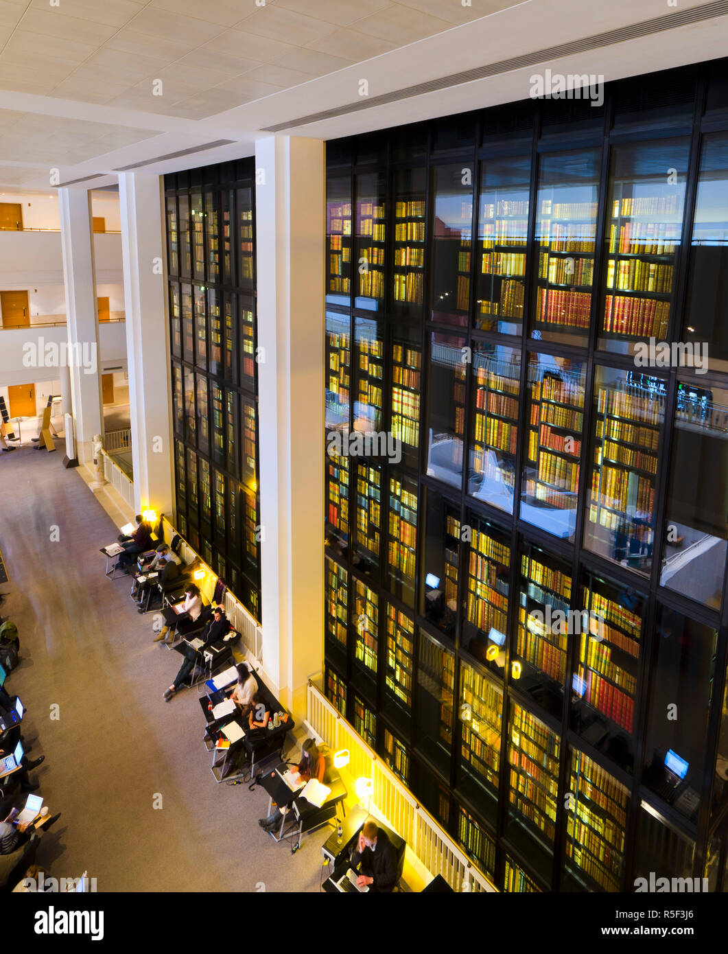 British library london interior Banque de photographies et d’images à ...