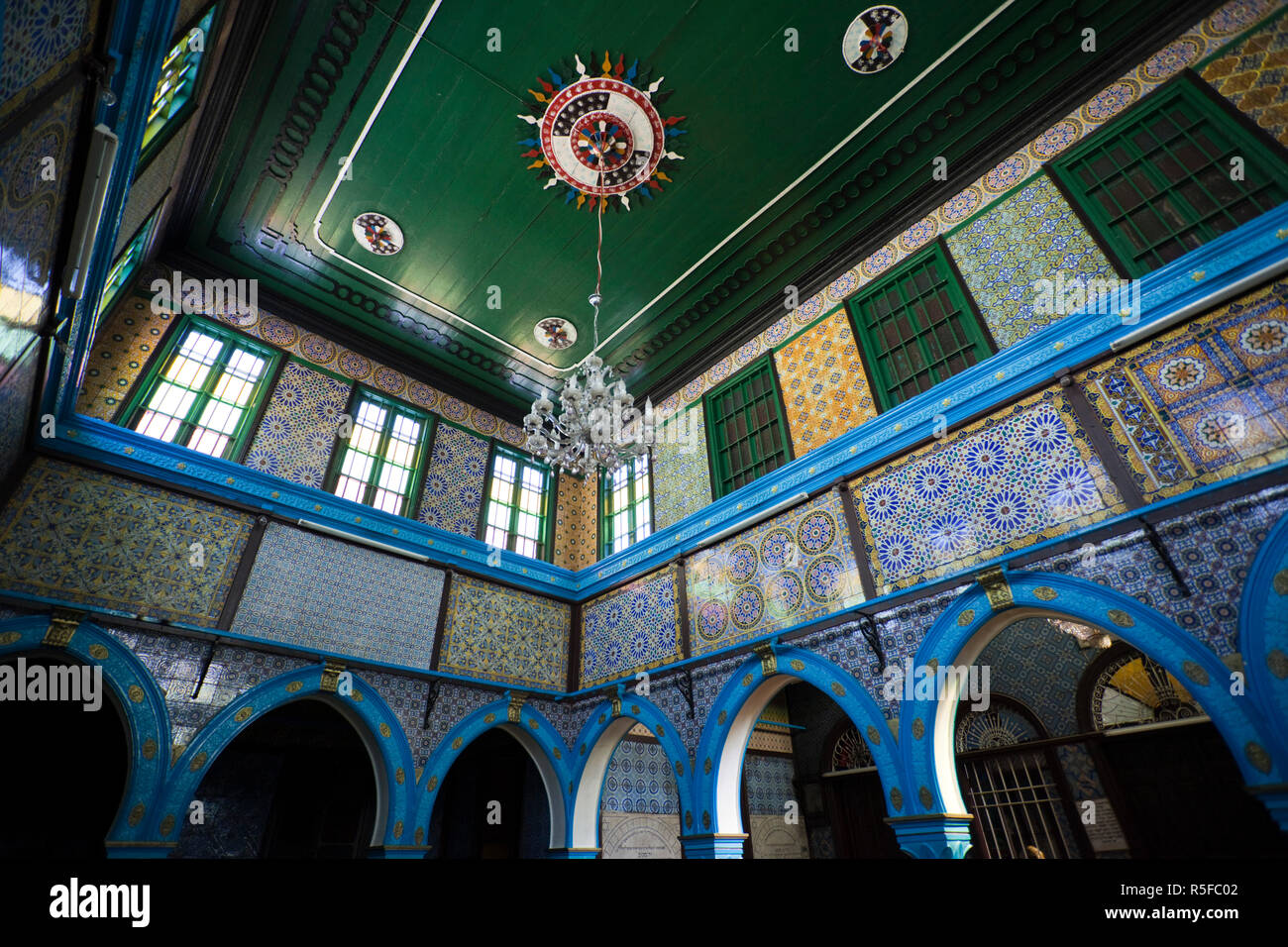 L'île de Djerba, Tunisie, Erriadh, El-Ghriba Synagogue, b. AD 586, la ...