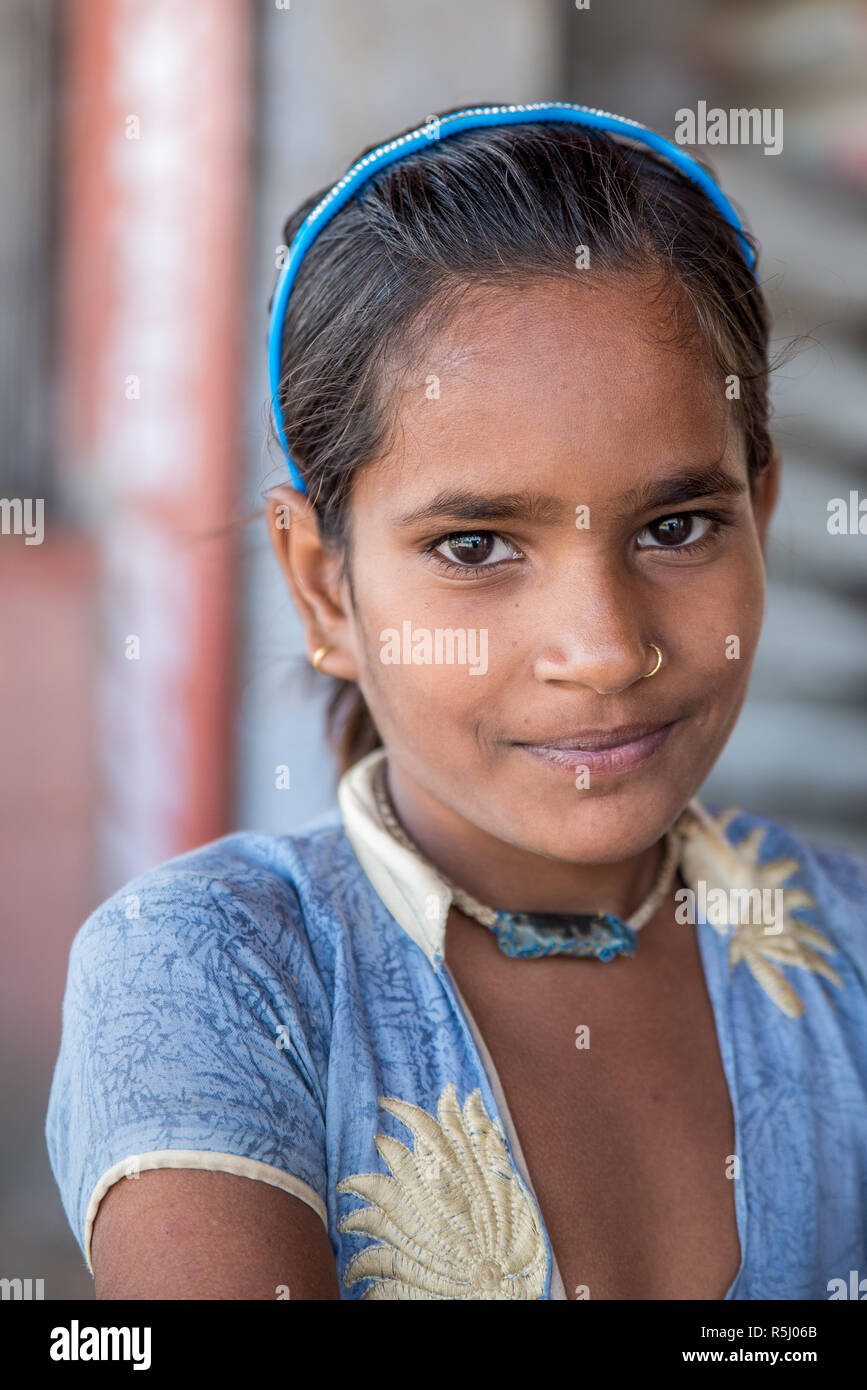 Young Rural Indian Village Girl Banque De Photographies Et Dimages à Haute Résolution Alamy