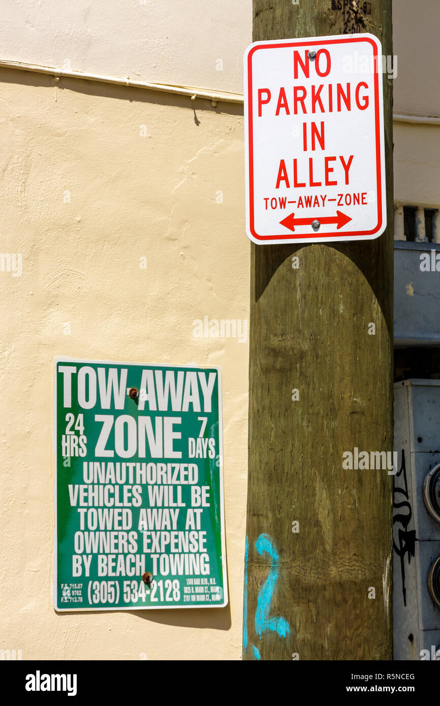 Pas de parking dans la ruelle Banque de photographies et d’images à ...