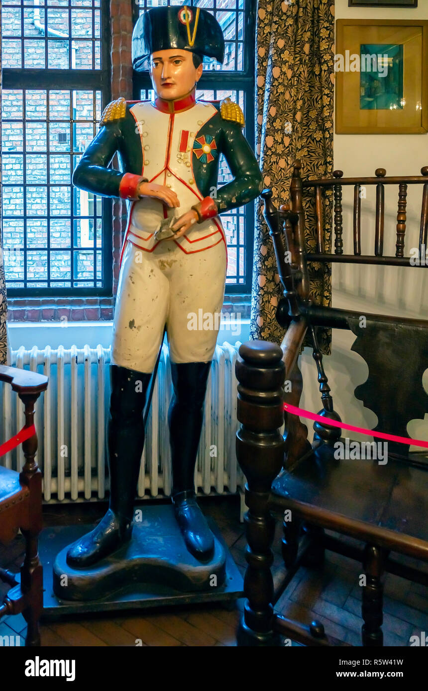 Un modèle grandeur nature de l'empereur français Napoléon Bonaparte ...