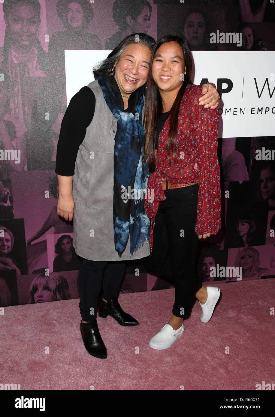 La puissance de TheWrap - Arrivées du Sommet des femmes comprend : Tina ...