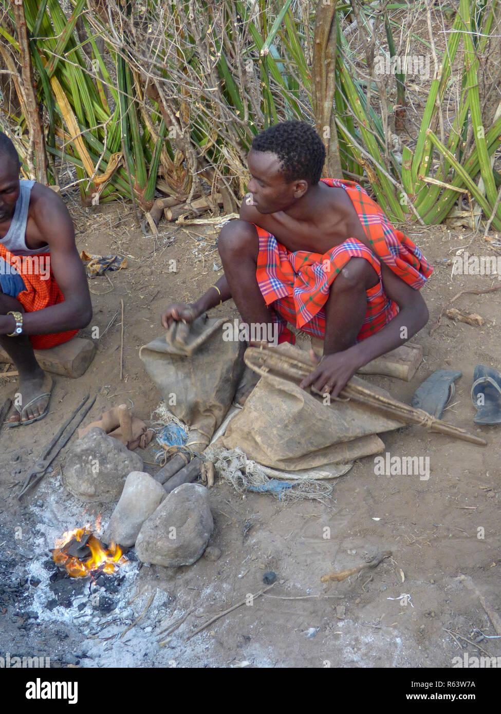 Forgeron africain Banque de photographies et d’images à haute ...