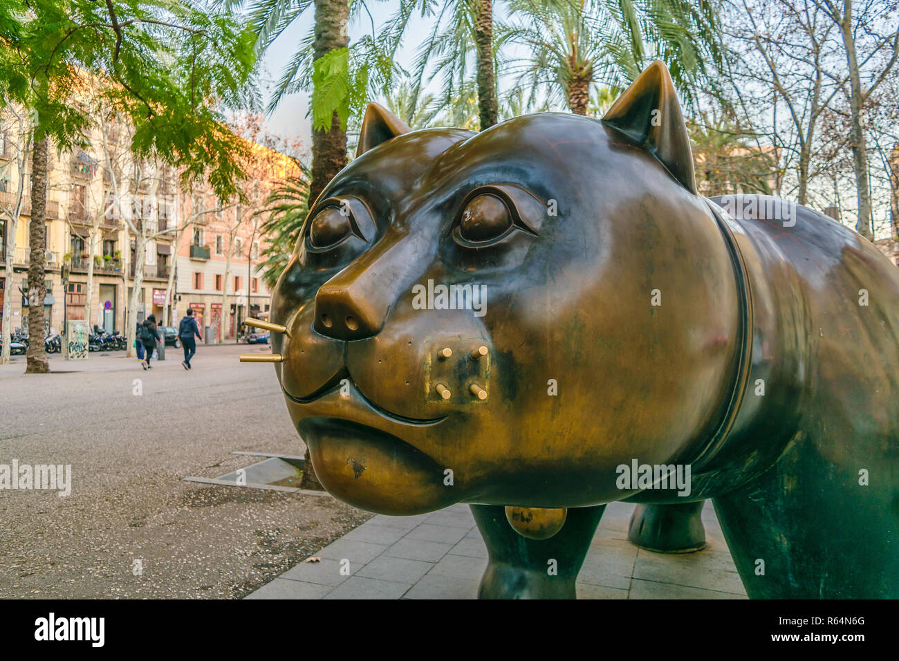 La sculpture du chat el gat de botero Banque de photographies et d ...