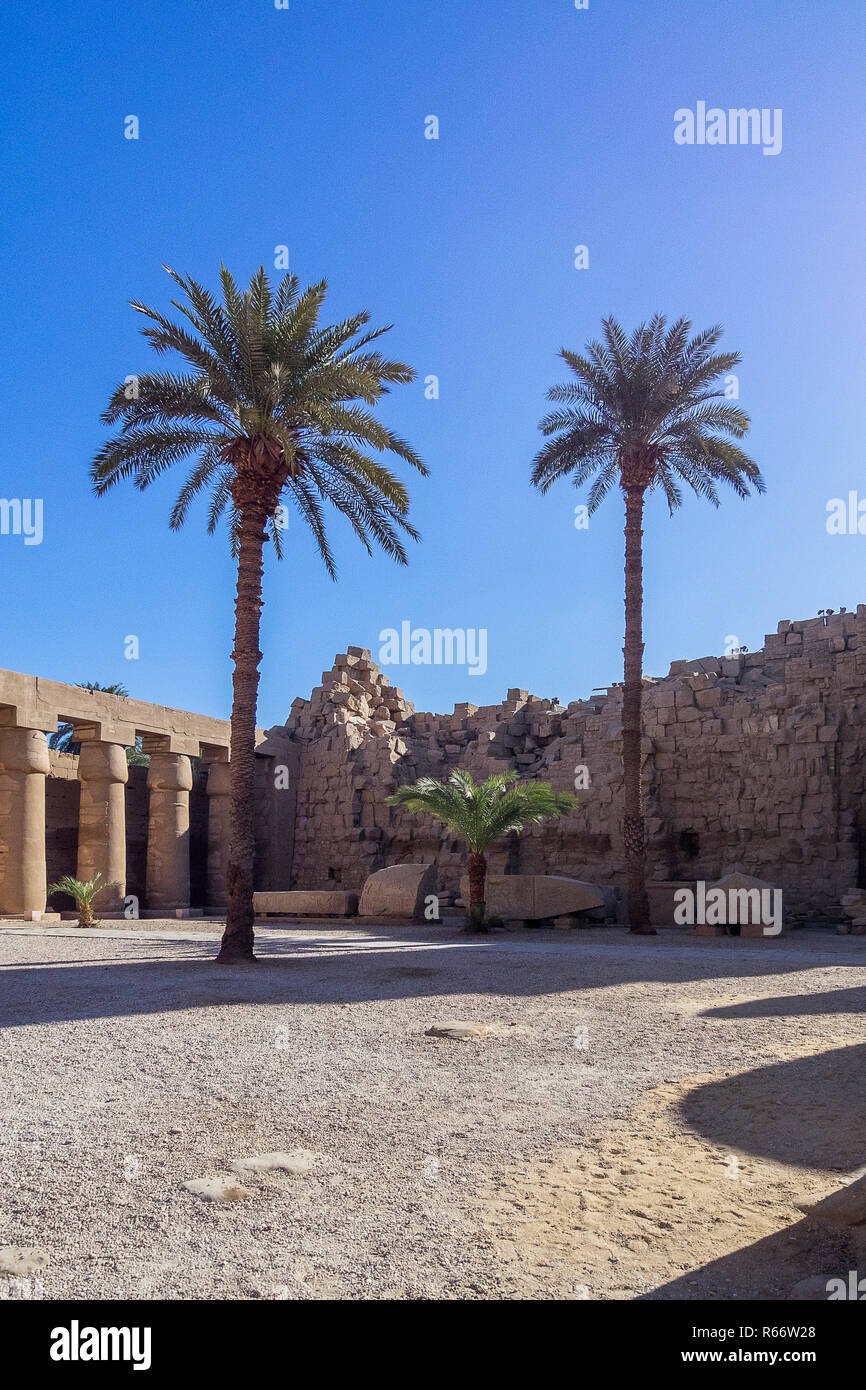 Karnak theben ost a Banque de photographies et d’images à haute ...