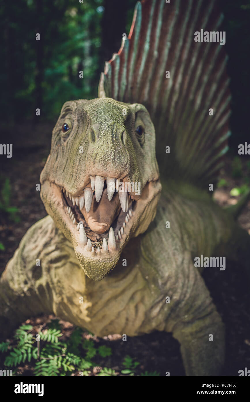 Parc jurassique de spinosaurus Banque de photographies et d’images à haute résolution - Alamy