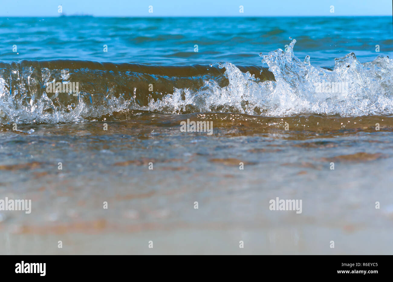 Vagues bord de mer plage rivage Banque de photographies et d’images à ...