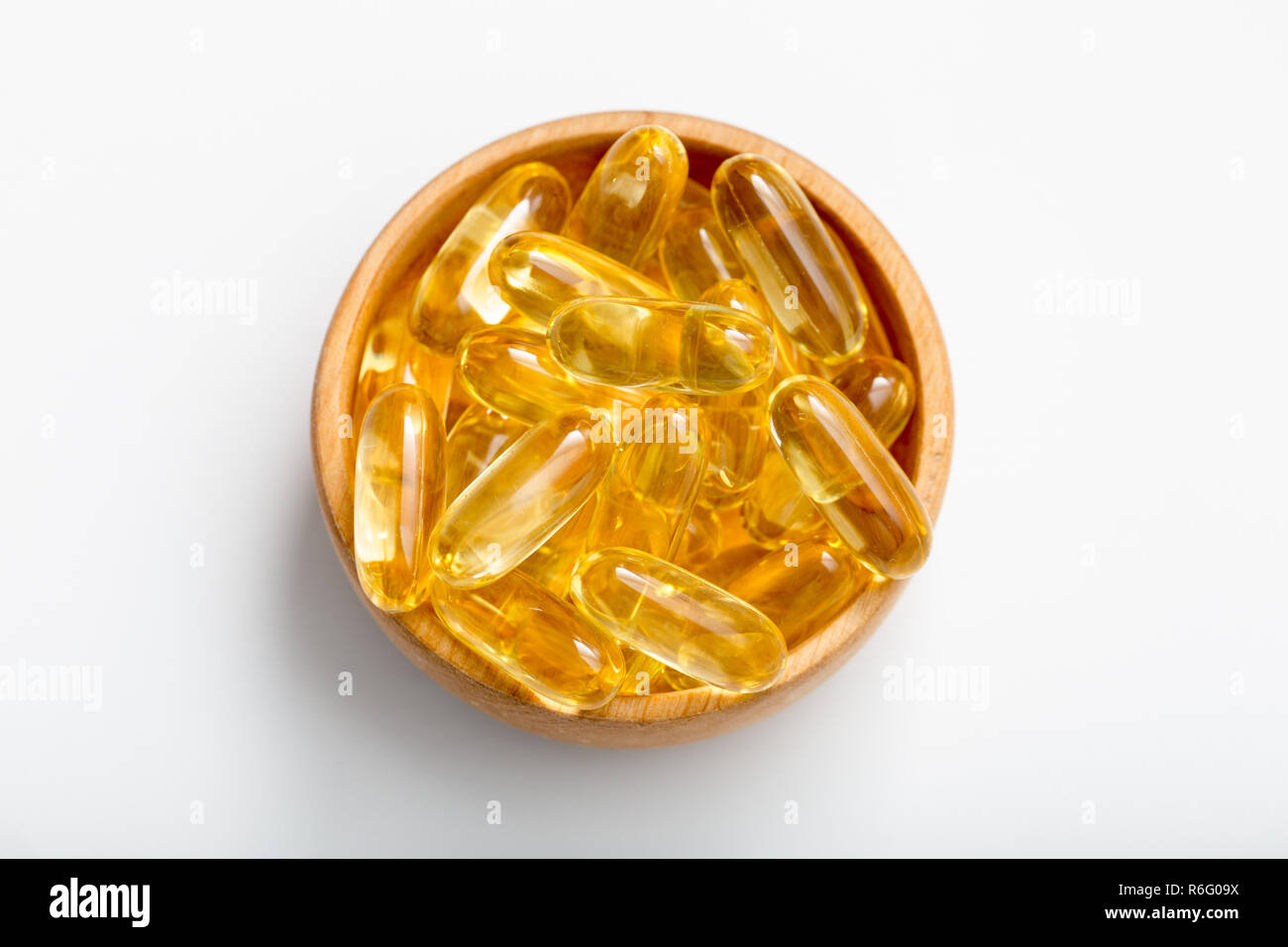 Des capsules d'huile de poisson à l'oméga 3 et de vitamine D. Une saine ...