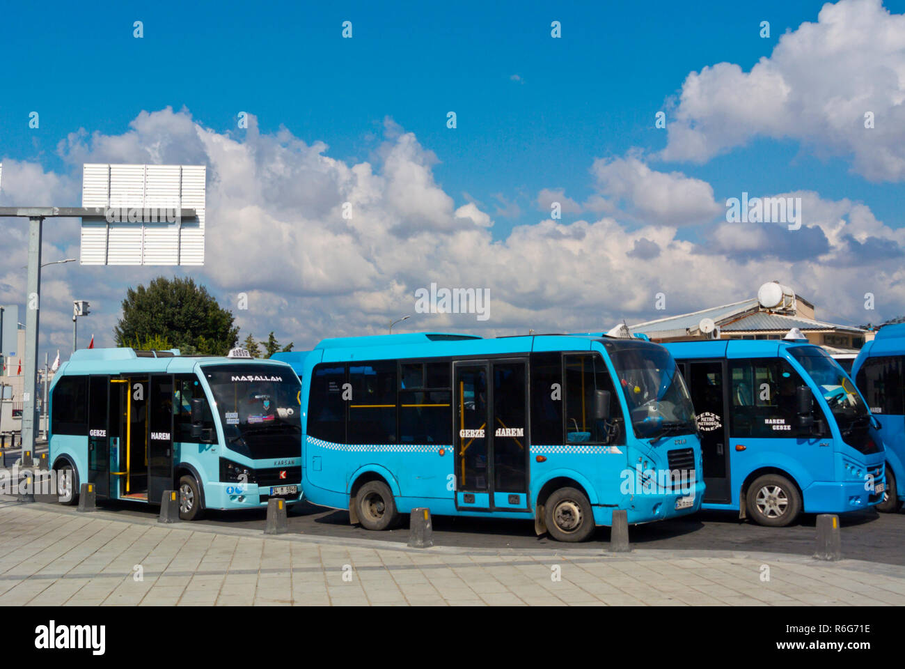 Dolmus station Banque de photographies et d’images à haute résolution ...