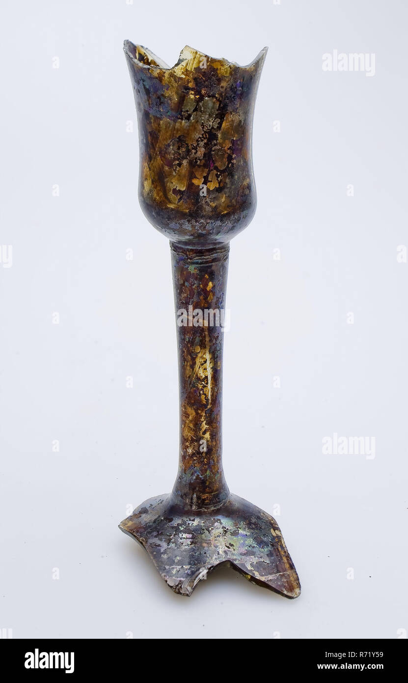 Verre en forme de tulipe Banque de photographies et d’images à haute ...