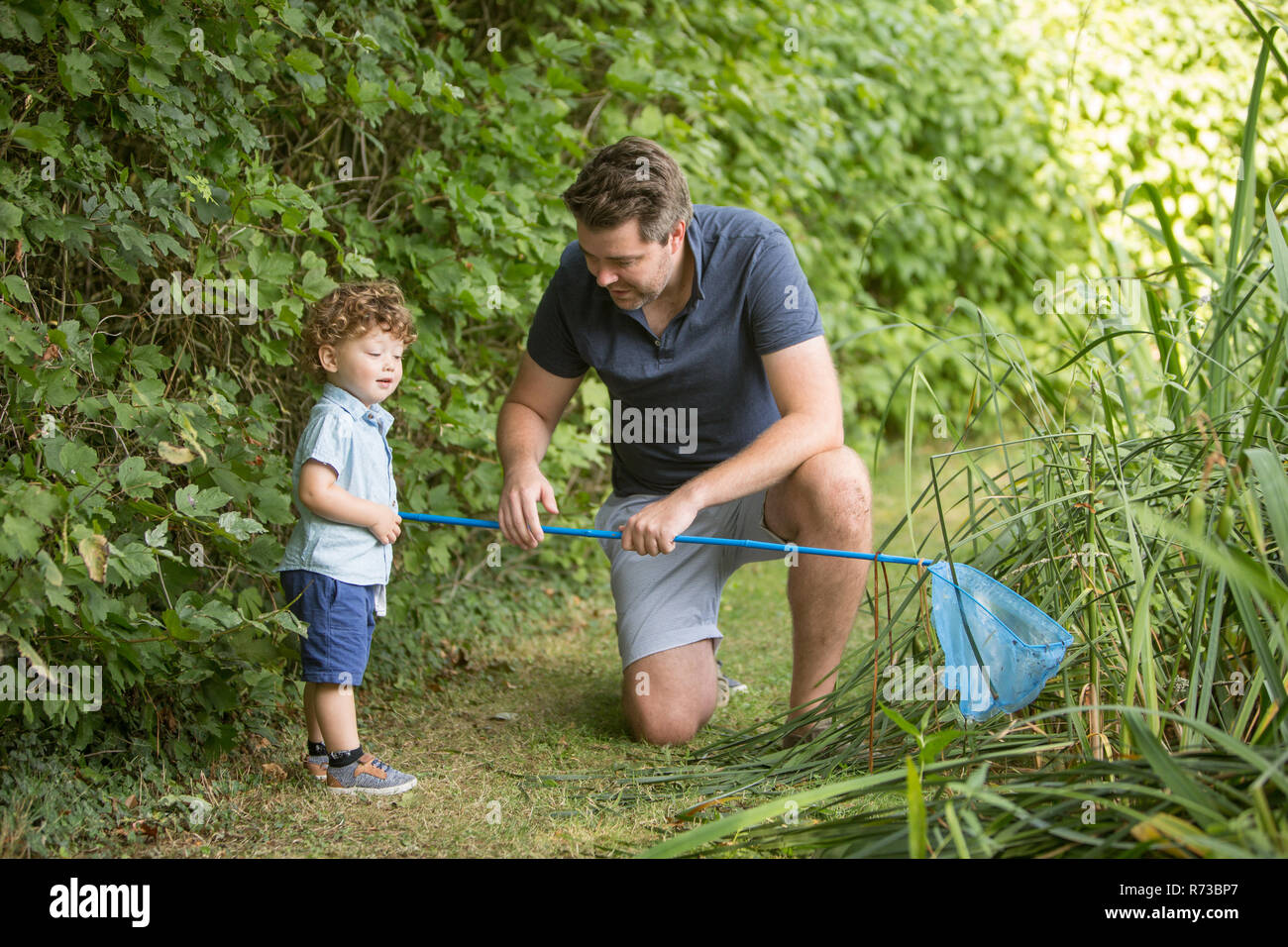 Pêche à l'enfant Banque de photographies et d’images à haute résolution ...
