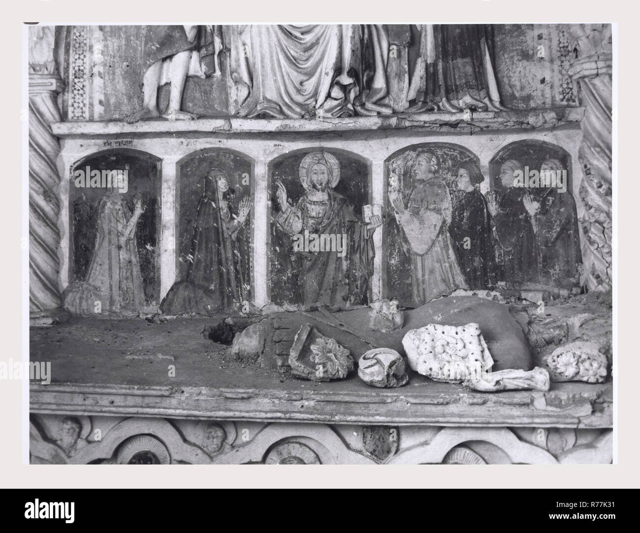 Bifora windows sculpture architecturale Banque de photographies et d ...